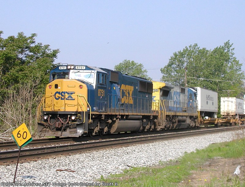 CSX 8751 Q160